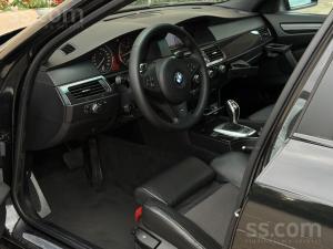 Melns BMW 530 2007 Jelgava, ar dzinēja tilpumu 3.00 L un nobraukumu 292 tūkst. km par 7350 €, foto 12 vietnē AUTOMOTO.COM.LV