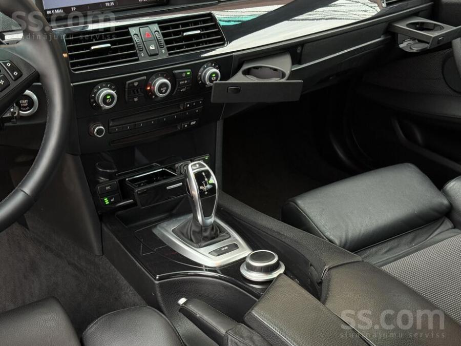 Melns BMW 530 2007 Jelgava, ar dzinēja tilpumu 3.00 L un nobraukumu 292 tūkst. km par 7350 €, foto 14 vietnē AUTOMOTO.COM.LV