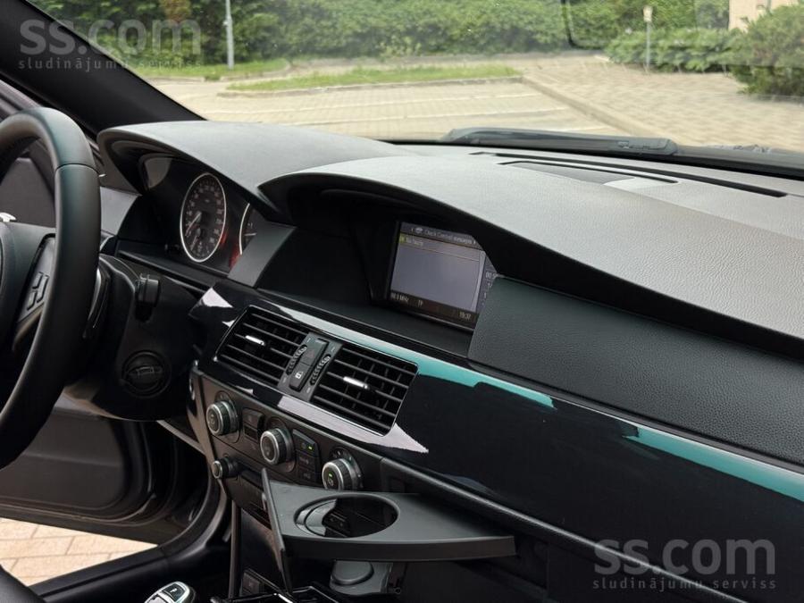 Melns BMW 530 2007 Jelgava, ar dzinēja tilpumu 3.00 L un nobraukumu 292 tūkst. km par 7350 €, foto 16 vietnē AUTOMOTO.COM.LV