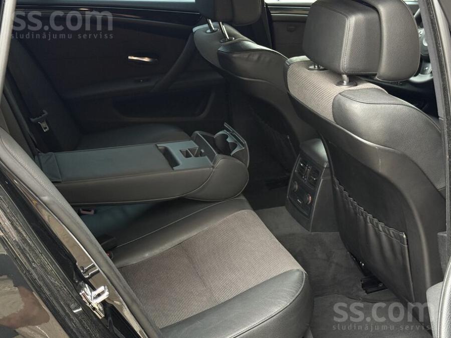 Melns BMW 530 2007 Jelgava, ar dzinēja tilpumu 3.00 L un nobraukumu 292 tūkst. km par 7350 €, foto 18 vietnē AUTOMOTO.COM.LV