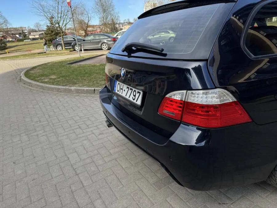 Black BMW 530 2007 in Riga, with an engine capacity of 3.00 L and mileage of 363 thousand km for 5990 €, photo 6 on AUTOMOTO.COM.LV