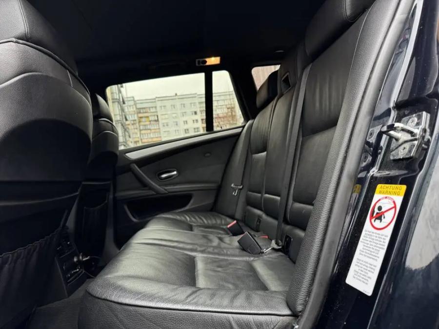 Black BMW 530 2007 in Riga, with an engine capacity of 3.00 L and mileage of 363 thousand km for 5990 €, photo 10 on AUTOMOTO.COM.LV