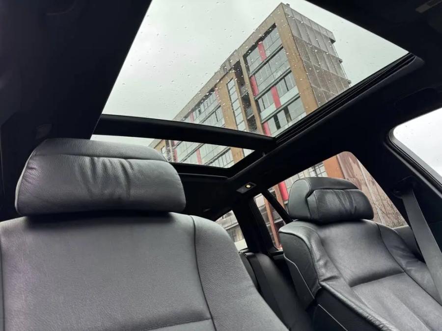 Black BMW 530 2007 in Riga, with an engine capacity of 3.00 L and mileage of 363 thousand km for 5990 €, photo 11 on AUTOMOTO.COM.LV