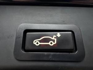 Black BMW 530 2007 in Riga, with an engine capacity of 3.00 L and mileage of 363 thousand km for 5990 €, photo 15 on AUTOMOTO.COM.LV