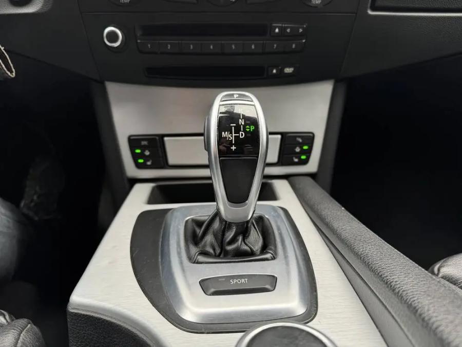 Black BMW 530 2007 in Riga, with an engine capacity of 3.00 L and mileage of 363 thousand km for 5990 €, photo 18 on AUTOMOTO.COM.LV