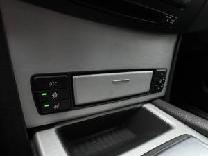 Black BMW 530 2007 in Riga, with an engine capacity of 3.00 L and mileage of 363 thousand km for 5990 €, photo 19 on AUTOMOTO.COM.LV