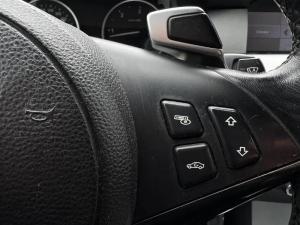 Black BMW 530 2007 in Riga, with an engine capacity of 3.00 L and mileage of 363 thousand km for 5990 €, photo 30 on AUTOMOTO.COM.LV