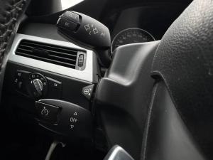 Black BMW 530 2007 in Riga, with an engine capacity of 3.00 L and mileage of 363 thousand km for 5990 €, photo 32 on AUTOMOTO.COM.LV