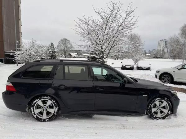 Black BMW 530 2007 in Riga, with an engine capacity of 3.00 L and mileage of 375 thousand km for 4990 €, photo 2 on AUTOMOTO.COM.LV