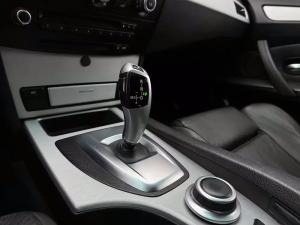 Melns BMW 530 2007 Rīga, ar dzinēja tilpumu 3.00 L un nobraukumu 375 tūkst. km par 4990 €, foto 21 vietnē AUTOMOTO.COM.LV