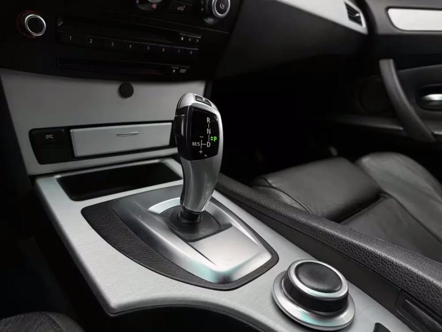 Melns BMW 530 2007 Rīga, ar dzinēja tilpumu 3.00 L un nobraukumu 375 tūkst. km par 4990 €, foto 21 vietnē AUTOMOTO.COM.LV