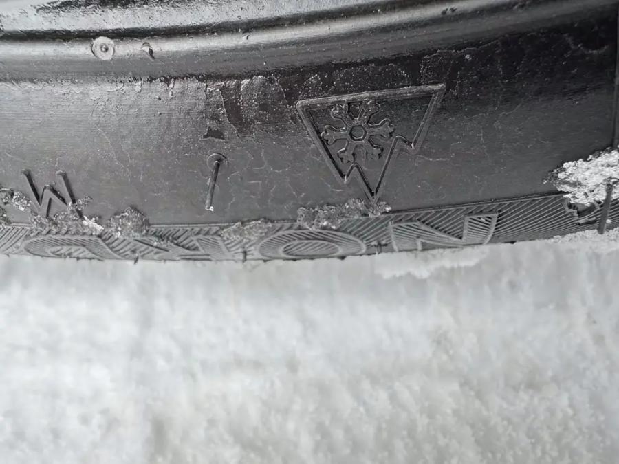 Melns BMW 530 2007 Rīga, ar dzinēja tilpumu 3.00 L un nobraukumu 375 tūkst. km par 4990 €, foto 32 vietnē AUTOMOTO.COM.LV