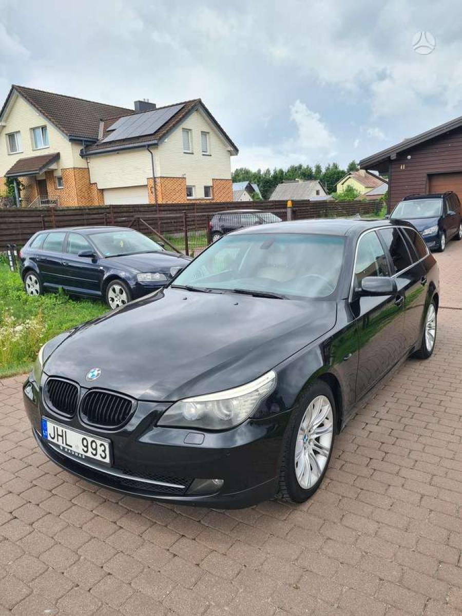 Black BMW 530 2007 in Kaisiadorys, with an engine capacity of 2.99 L and mileage of 369 thousand km for 4150 €, photo 3 on AUTOMOTO.COM.LV
