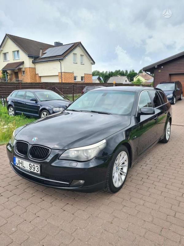 Black BMW 530 2007 in Kaisiadorys, with an engine capacity of 2.99 L and mileage of 369 thousand km for 4150 €, photo 4 on AUTOMOTO.COM.LV