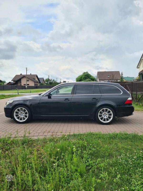 Black BMW 530 2007 in Kaisiadorys, with an engine capacity of 2.99 L and mileage of 369 thousand km for 4150 €, photo 7 on AUTOMOTO.COM.LV