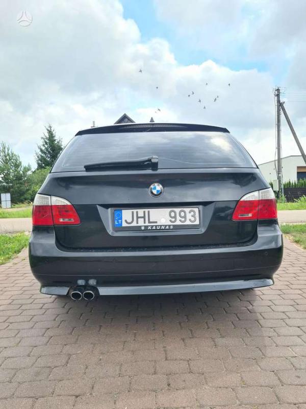 Black BMW 530 2007 in Kaisiadorys, with an engine capacity of 2.99 L and mileage of 369 thousand km for 4150 €, photo 10 on AUTOMOTO.COM.LV
