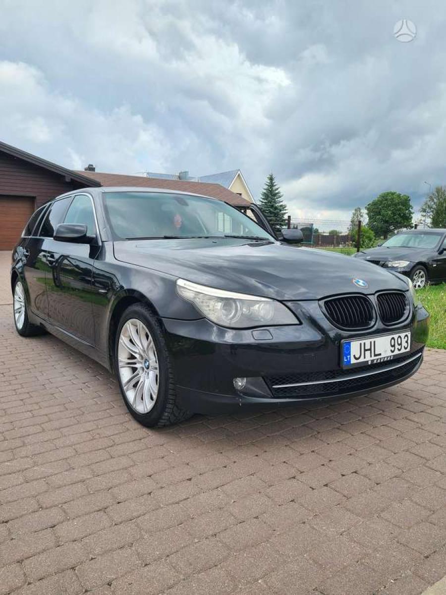 Black BMW 530 2007 in Kaisiadorys, with an engine capacity of 2.99 L and mileage of 369 thousand km for 4150 €, photo 12 on AUTOMOTO.COM.LV