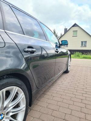 Black BMW 530 2007 in Kaisiadorys, with an engine capacity of 2.99 L and mileage of 369 thousand km for 4150 €, photo 17 on AUTOMOTO.COM.LV