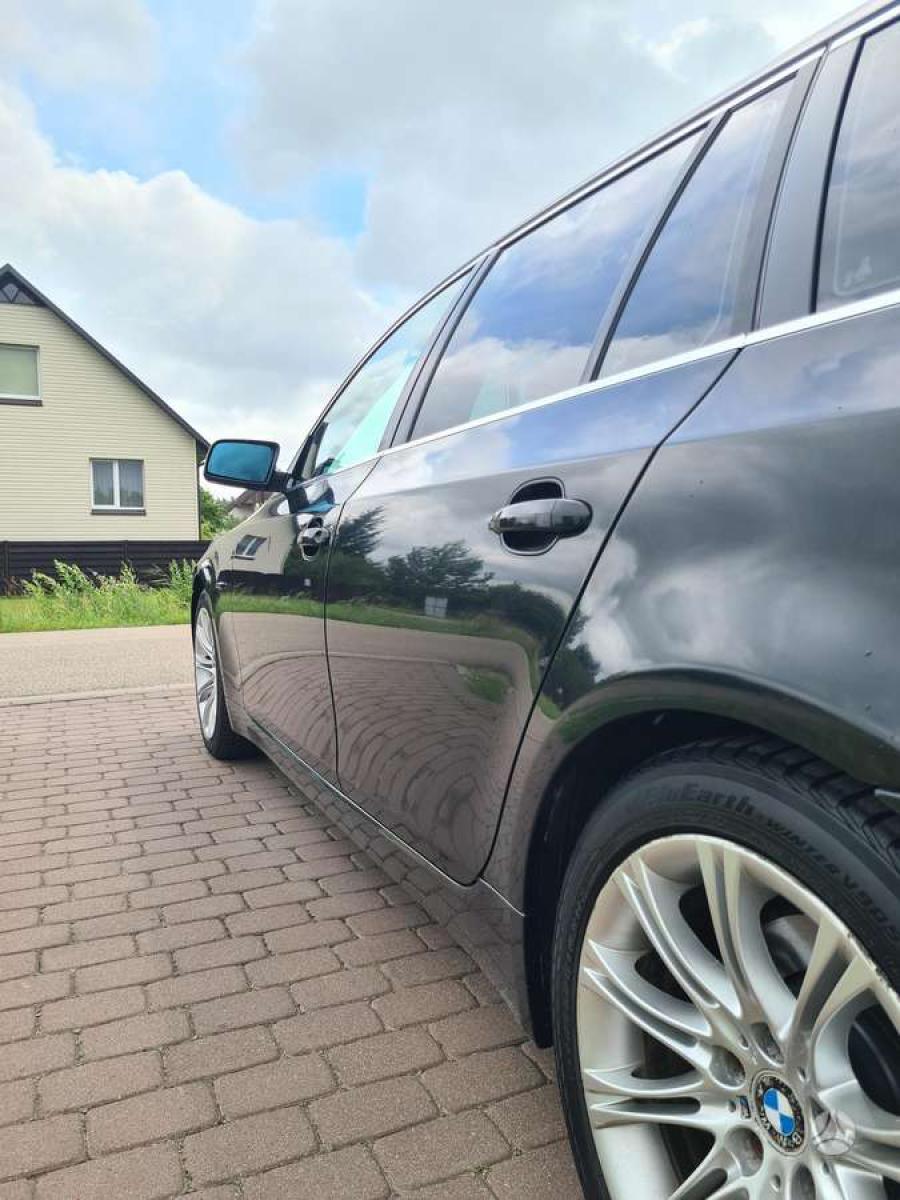 Black BMW 530 2007 in Kaisiadorys, with an engine capacity of 2.99 L and mileage of 369 thousand km for 4150 €, photo 18 on AUTOMOTO.COM.LV