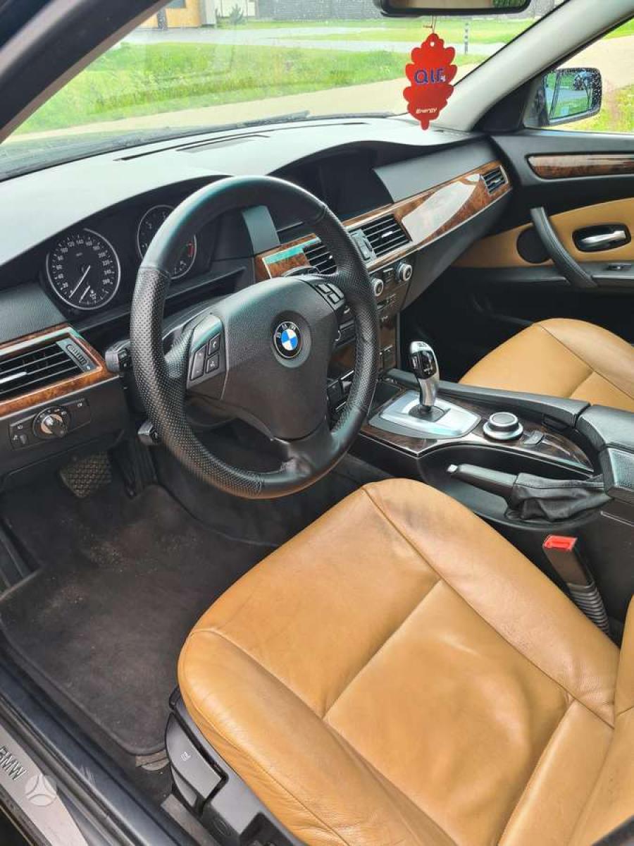 Black BMW 530 2007 in Kaisiadorys, with an engine capacity of 2.99 L and mileage of 369 thousand km for 4150 €, photo 20 on AUTOMOTO.COM.LV
