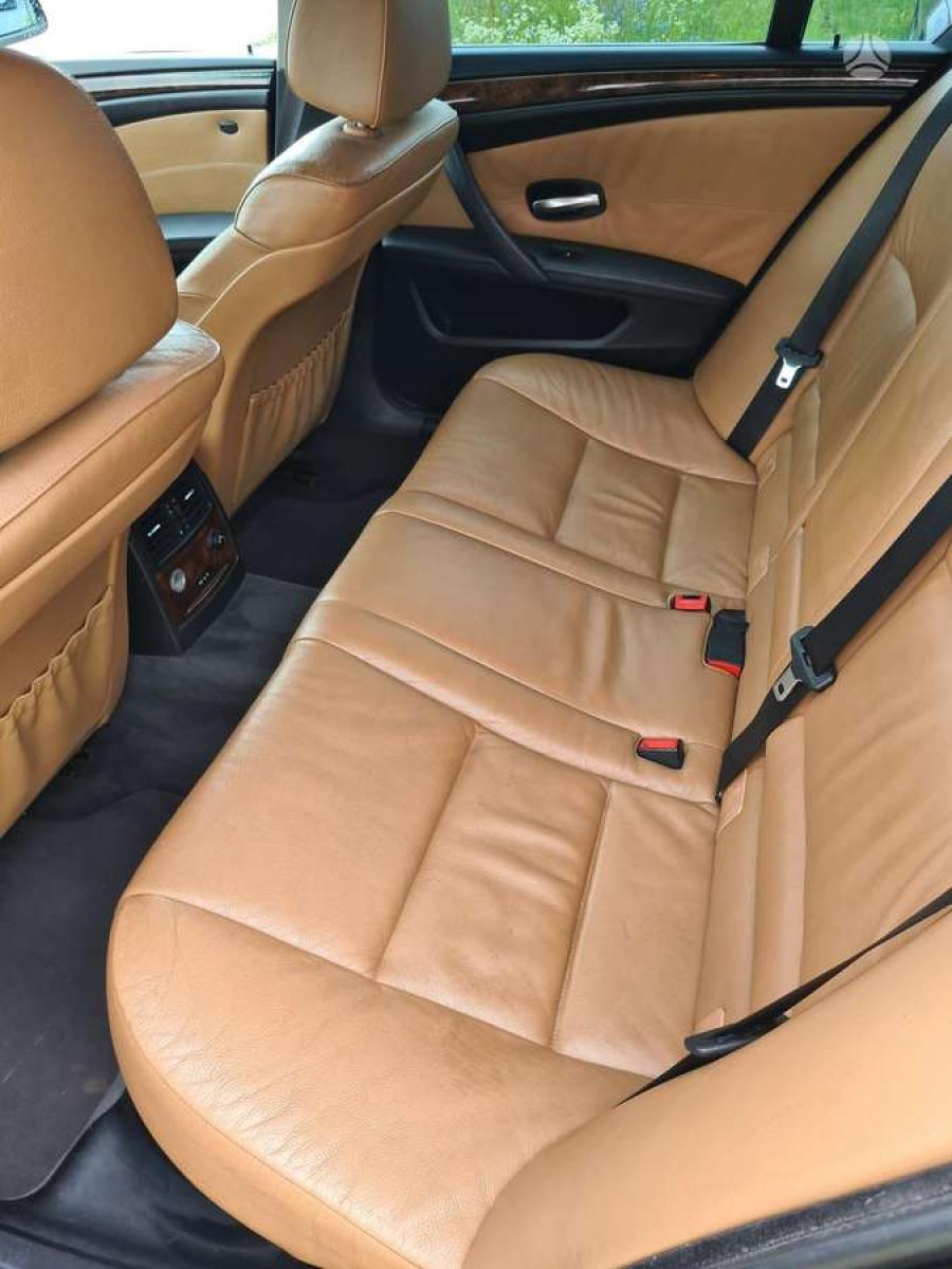 Black BMW 530 2007 in Kaisiadorys, with an engine capacity of 2.99 L and mileage of 369 thousand km for 4150 €, photo 22 on AUTOMOTO.COM.LV