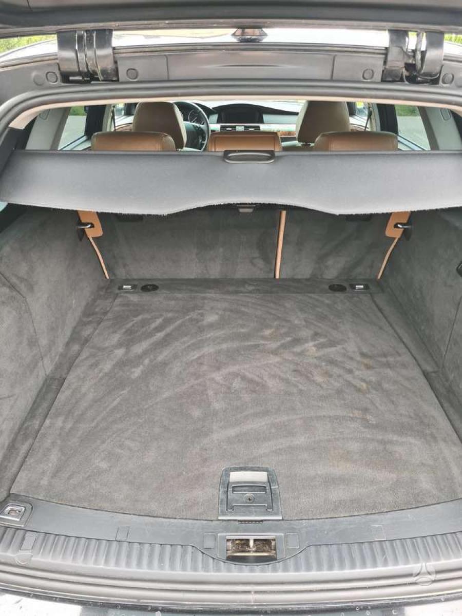 Black BMW 530 2007 in Kaisiadorys, with an engine capacity of 2.99 L and mileage of 369 thousand km for 4150 €, photo 24 on AUTOMOTO.COM.LV