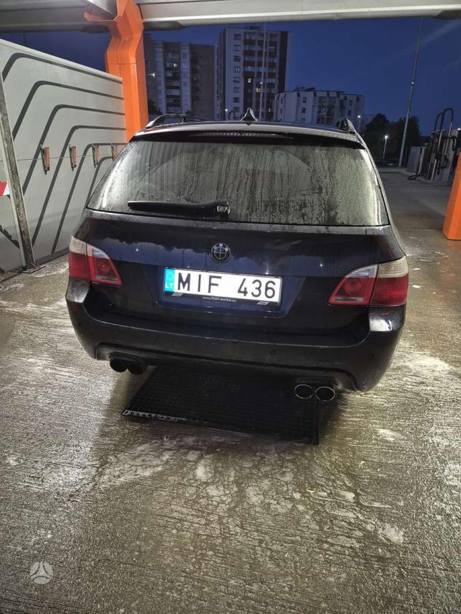 Black BMW 530 2007 in Jonava, with an engine capacity of 2.99 L and mileage of 366 thousand km for 4000 €, photo 5 on AUTOMOTO.COM.LV