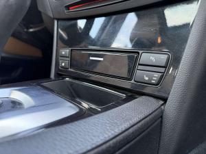 Melns BMW 530 2007 Viļņa, ar dzinēja tilpumu 2.99 L un nobraukumu 278 tūkst. km par 3950 €, foto 28 vietnē AUTOMOTO.COM.LV