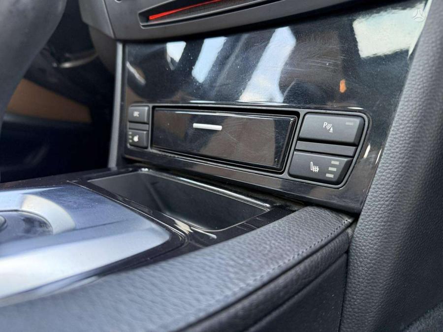 Melns BMW 530 2007 Viļņa, ar dzinēja tilpumu 2.99 L un nobraukumu 278 tūkst. km par 3950 €, foto 28 vietnē AUTOMOTO.COM.LV
