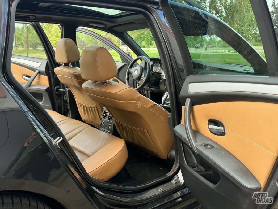 Black BMW 530 2007 in Radviliskis, with an engine capacity of 3.00 L and mileage of 381 thousand km for 3300 €, photo 12 on AUTOMOTO.COM.LV