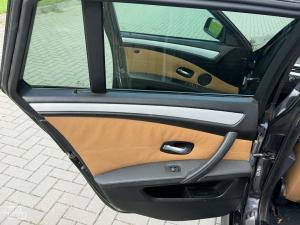 Black BMW 530 2007 in Radviliskis, with an engine capacity of 3.00 L and mileage of 381 thousand km for 3300 €, photo 14 on AUTOMOTO.COM.LV