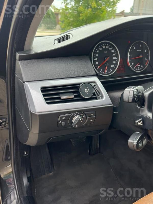 Black BMW 530 2007 in Aizkraukle, with an engine capacity of 3.00 L and mileage of 457 thousand km for 4200 €, photo 9 on AUTOMOTO.COM.LV