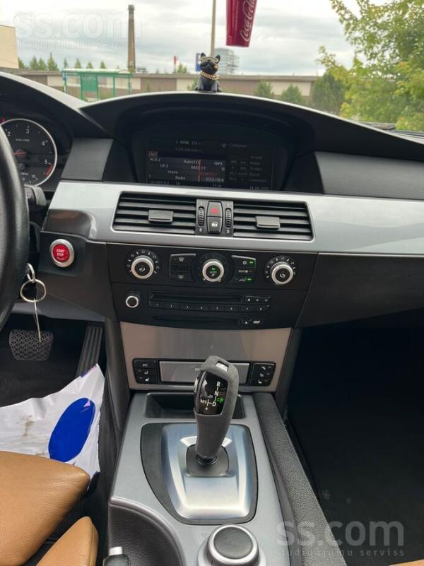 Black BMW 530 2007 in Aizkraukle, with an engine capacity of 3.00 L and mileage of 457 thousand km for 4200 €, photo 10 on AUTOMOTO.COM.LV