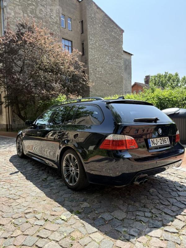 Black BMW 530 2007 in Cesis, with an engine capacity of 3.00 L and mileage of 377 thousand km for 6000 €, photo 3 on AUTOMOTO.COM.LV
