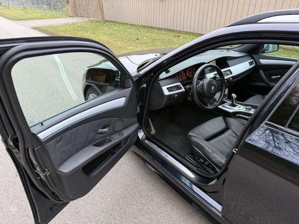 Black BMW 530 2008 in Prienai, with an engine capacity of 2.99 L and mileage of 280 thousand km for 6850 €, photo 10 on AUTOMOTO.COM.LV