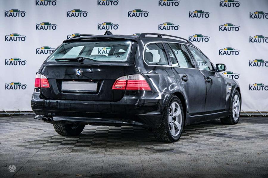 Melns BMW 530 2008 Kauņa, ar dzinēja tilpumu 3.00 L un nobraukumu 252 tūkst. km par 5390 €, foto 3 vietnē AUTOMOTO.COM.LV