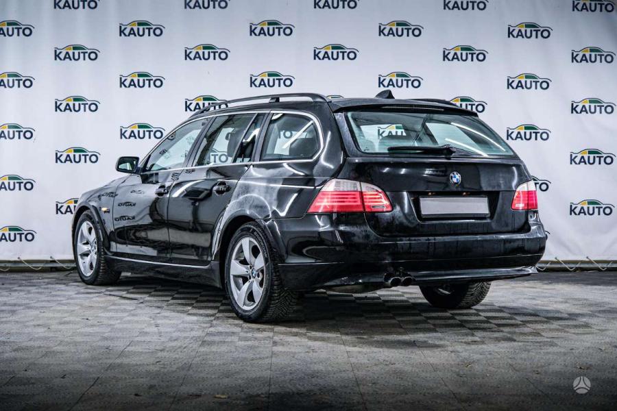Melns BMW 530 2008 Kauņa, ar dzinēja tilpumu 3.00 L un nobraukumu 252 tūkst. km par 5390 €, foto 4 vietnē AUTOMOTO.COM.LV
