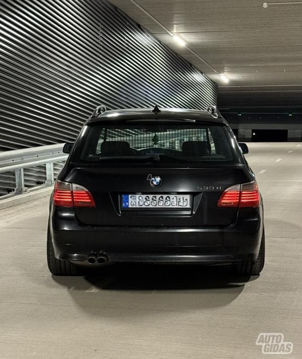 Black BMW 530 2008 in Vilnius, with an engine capacity of 3.00 L and mileage of 300 thousand km for 3950 €, photo 3 on AUTOMOTO.COM.LV