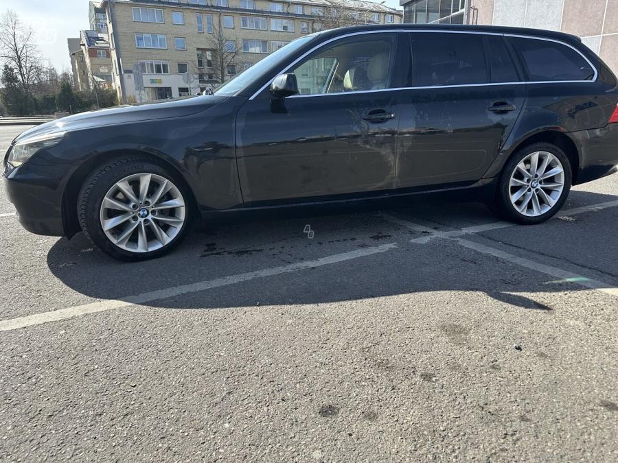 Melns BMW 530 2008 Viļņa, ar dzinēja tilpumu 3.00 L un nobraukumu 395 tūkst. km par 3200 €, foto 4 vietnē AUTOMOTO.COM.LV