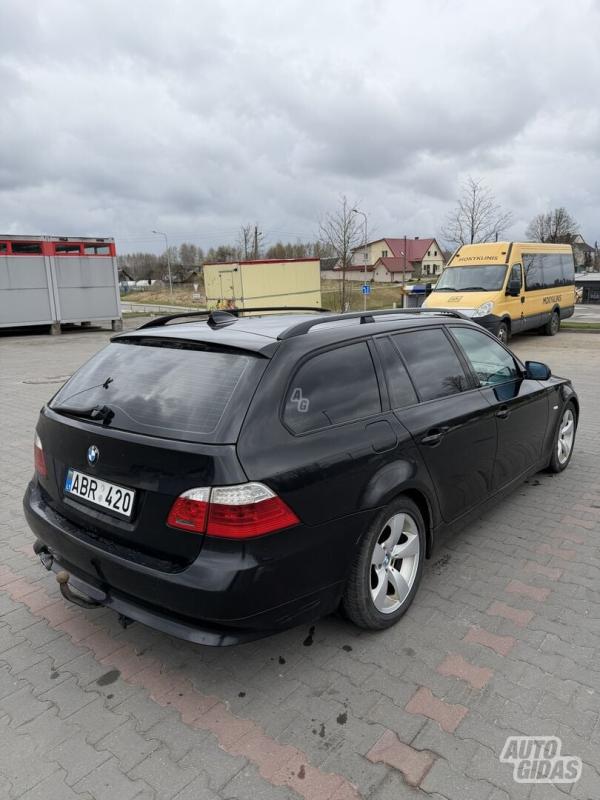 Melns BMW 530 2008 Viļņa, ar dzinēja tilpumu 3.00 L un nobraukumu 321 tūkst. km par 3500 €, foto 3 vietnē AUTOMOTO.COM.LV