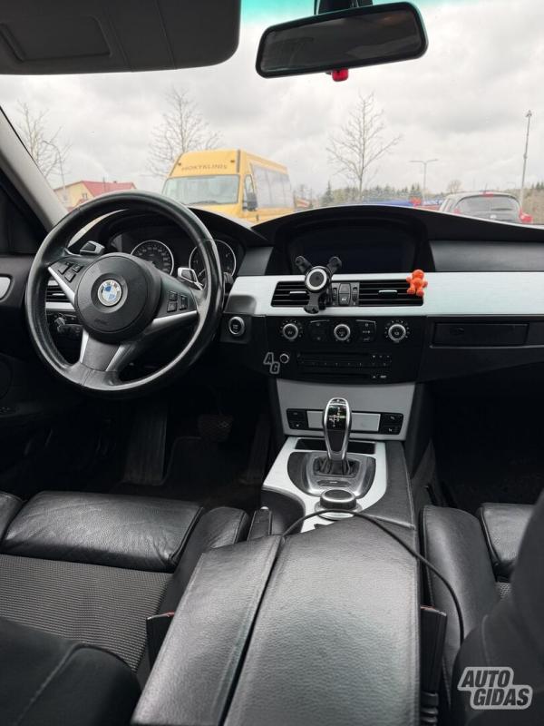 Melns BMW 530 2008 Viļņa, ar dzinēja tilpumu 3.00 L un nobraukumu 321 tūkst. km par 3500 €, foto 9 vietnē AUTOMOTO.COM.LV