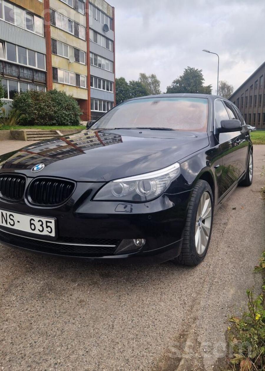 Black BMW 530 2008 in Liepaja, with an engine capacity of 3.00 L and mileage of 302 thousand km for 5900 €, photo 4 on AUTOMOTO.COM.LV