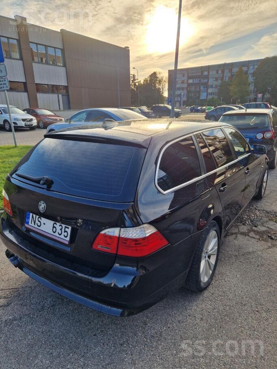 Black BMW 530 2008 in Liepaja, with an engine capacity of 3.00 L and mileage of 302 thousand km for 5900 €, photo 7 on AUTOMOTO.COM.LV