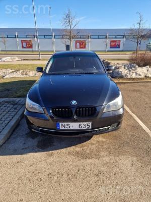 Black BMW 530 2008 in Liepaja, with an engine capacity of 3.00 L and mileage of 302 thousand km for 5900 €, photo 14 on AUTOMOTO.COM.LV