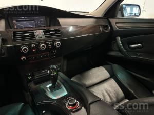 Melns BMW 530 2008 Jūrmala, ar dzinēja tilpumu 3.00 L un nobraukumu 372 tūkst. km par 2990 €, foto 20 vietnē AUTOMOTO.COM.LV