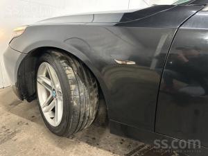 Melns BMW 530 2008 Jūrmala, ar dzinēja tilpumu 3.00 L un nobraukumu 372 tūkst. km par 2990 €, foto 33 vietnē AUTOMOTO.COM.LV