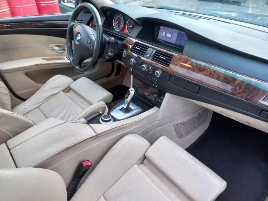 Melns BMW 530 2008 Rīga, ar dzinēja tilpumu 3.00 L un nobraukumu 300 tūkst. km par 3290 €, foto 9 vietnē AUTOMOTO.COM.LV