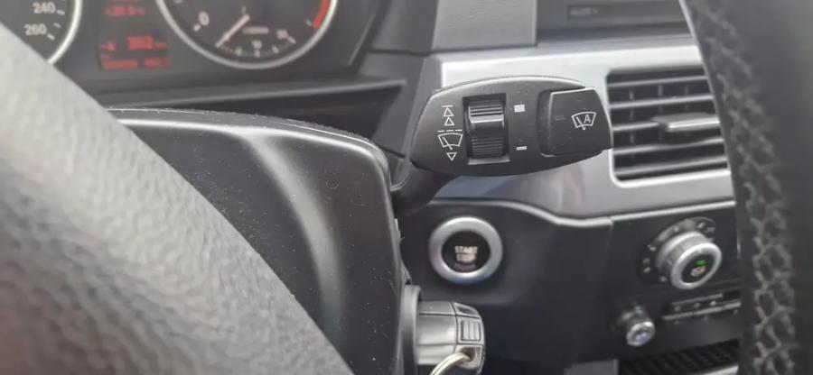 Melns BMW 530 2008 Daugavpils, ar dzinēja tilpumu 3.00 L un nobraukumu 356 tūkst. km par 3750 €, foto 16 vietnē AUTOMOTO.COM.LV