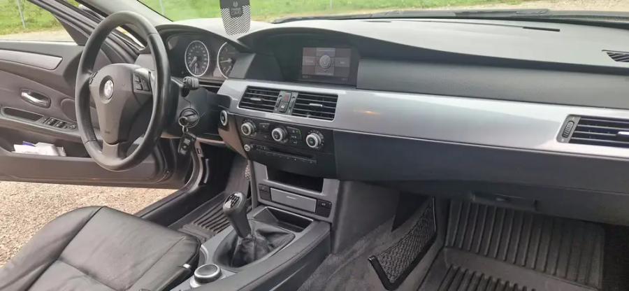 Melns BMW 530 2008 Daugavpils, ar dzinēja tilpumu 3.00 L un nobraukumu 356 tūkst. km par 3750 €, foto 26 vietnē AUTOMOTO.COM.LV