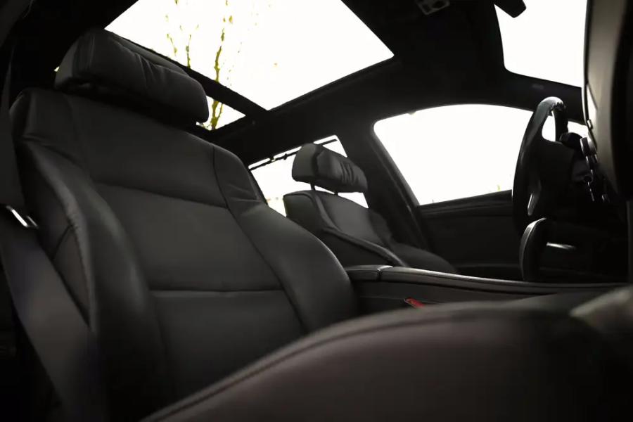 Melns BMW 530 2008 Jelgava, ar dzinēja tilpumu 3.00 L un nobraukumu 366 tūkst. km par 6190 €, foto 12 vietnē AUTOMOTO.COM.LV